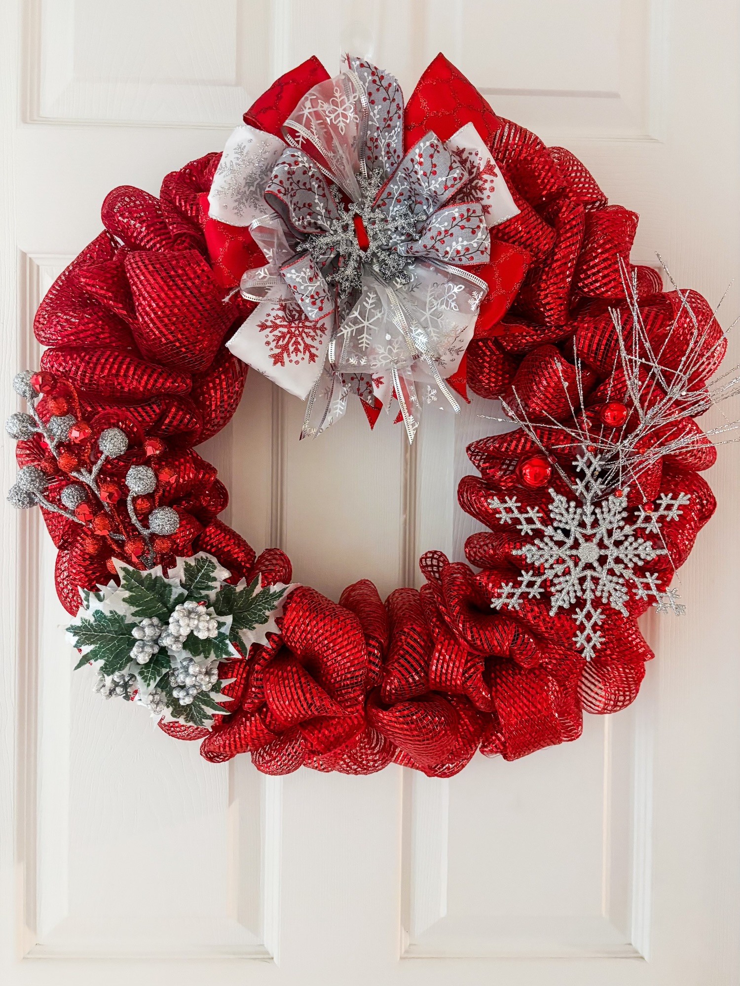 16" Rudolph's Ruby Red Wreath - Gigi's Decor and More